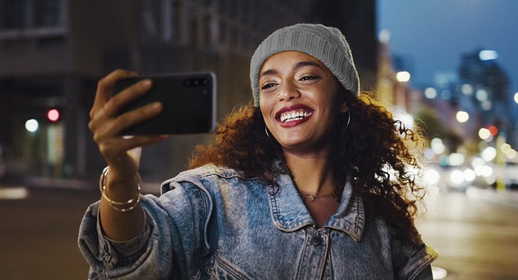 Metro by T-Mobile Offers Four Lines for $100, Free Samsung Phones
