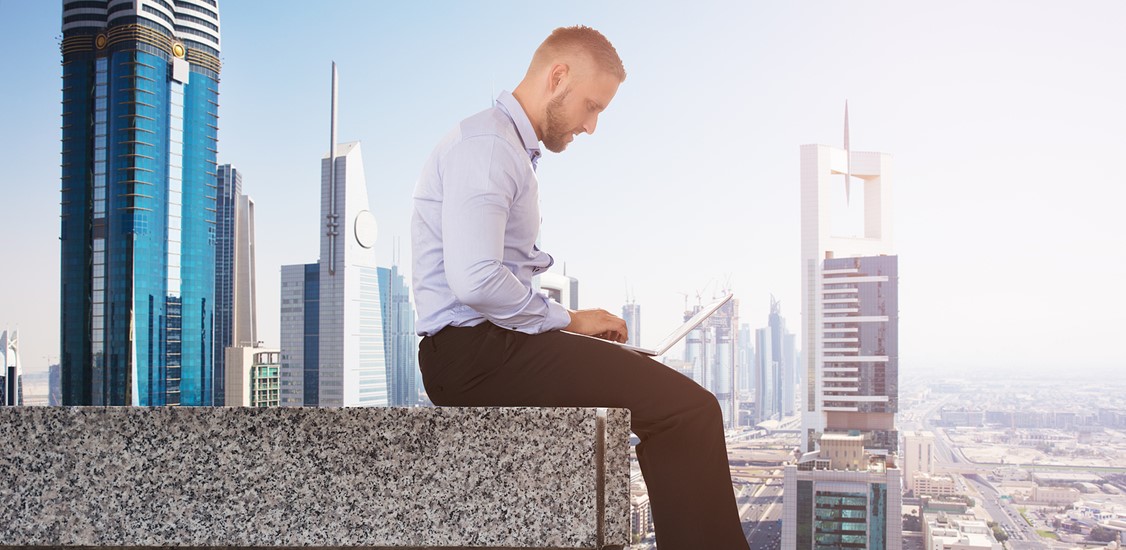 AI vs. Humans: Avoiding the Customer Service Cliff