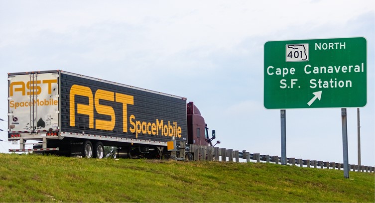 First 5 "Blue Bird" Satellites by AST SpaceMobile Arrive in Florida ...